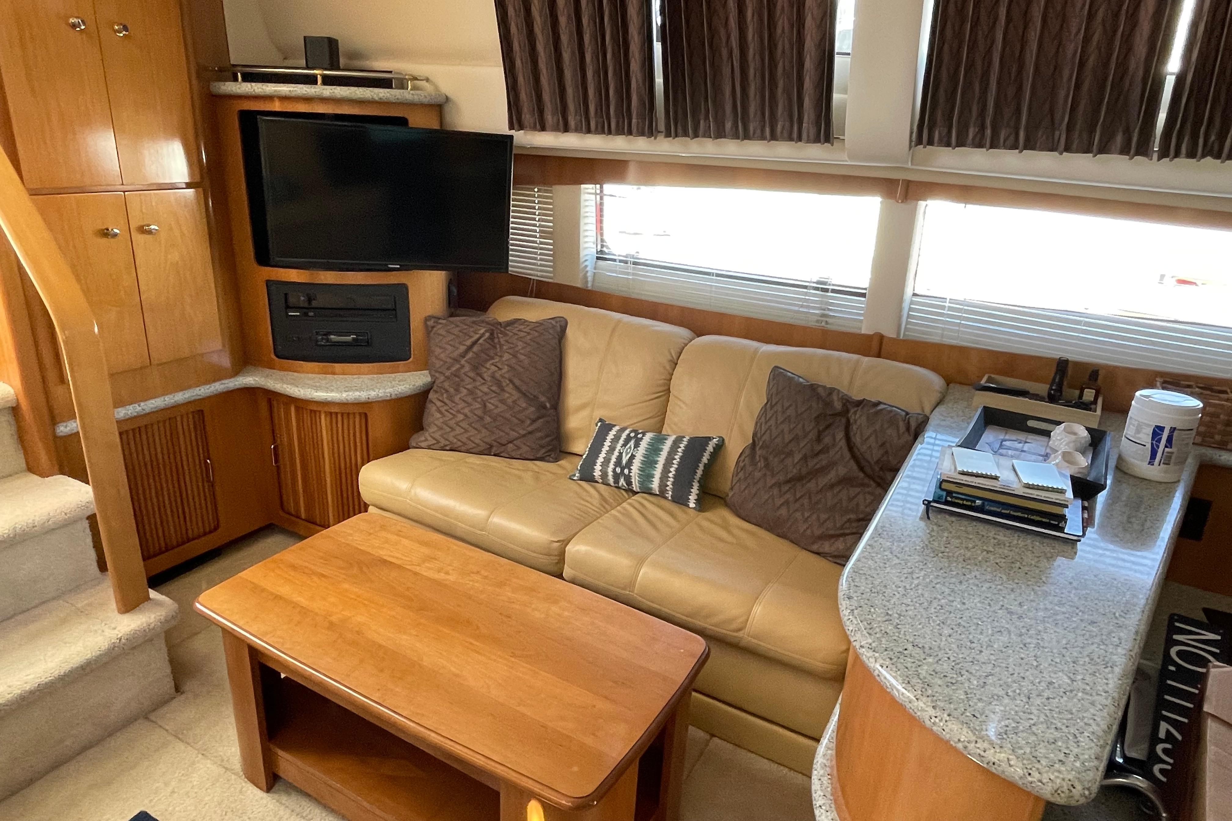 2001 Carver 396 Motor Yacht Motor Yachts for sale - YachtWorld