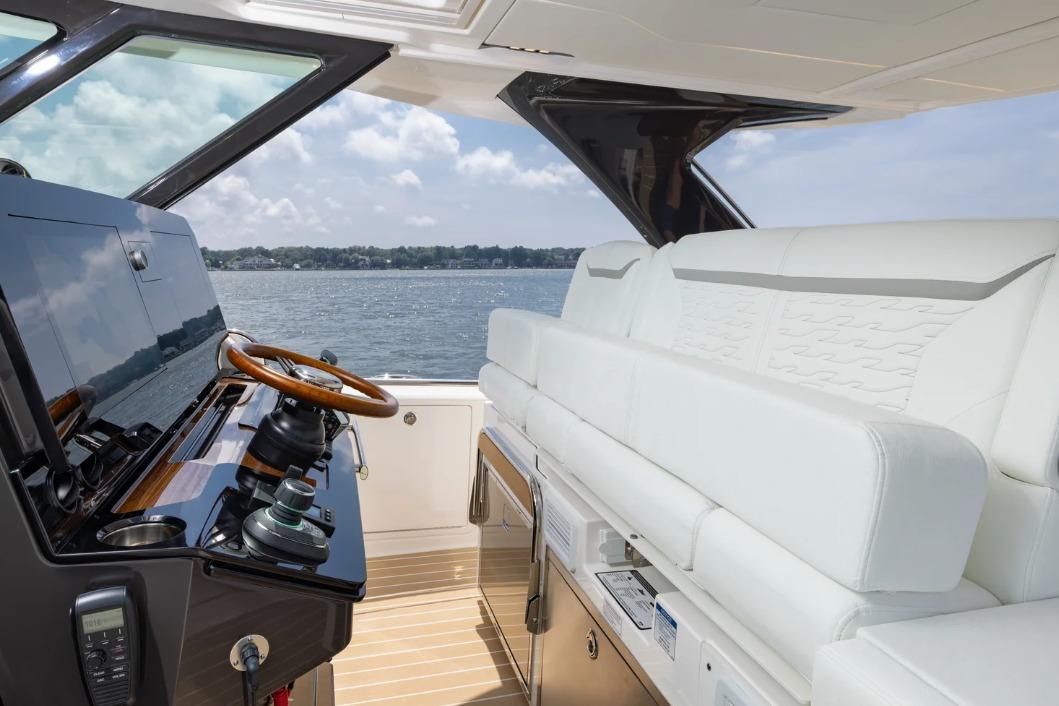 2026 Tiara Yachts 39 LS Express Cruiser for sale - YachtWorld