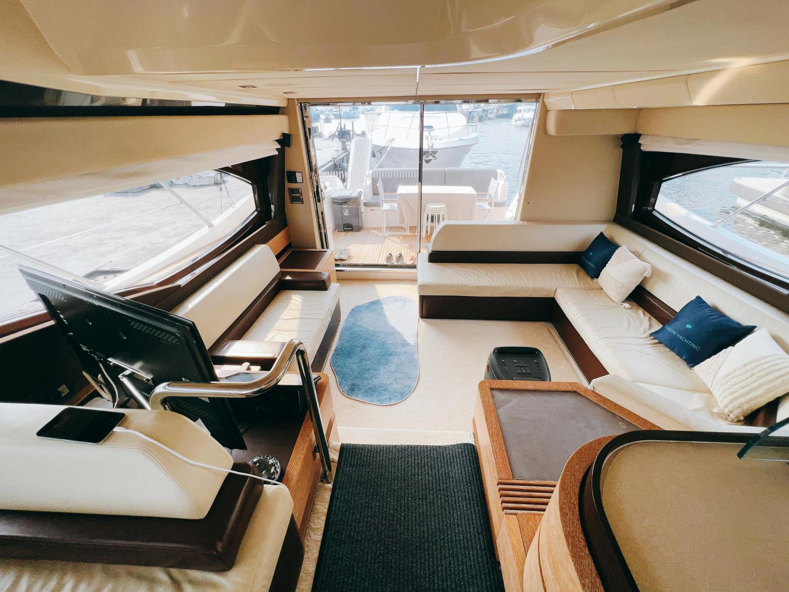 2011 Azimut 58 Fly Flybridge Flybridge for sale - YachtWorld