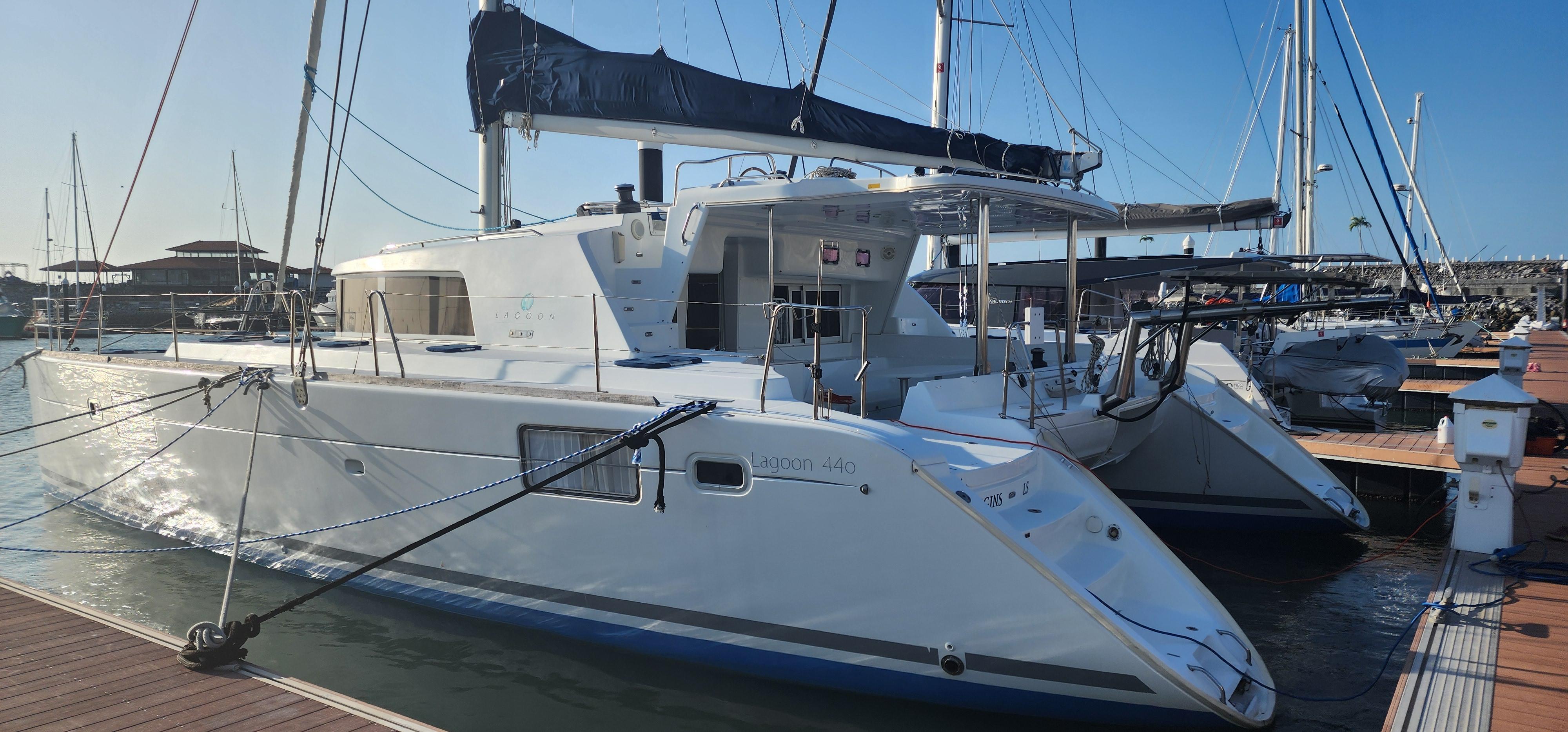 2010 Lagoon 440 Katamaran und trimaran Kaufen - YachtWorld