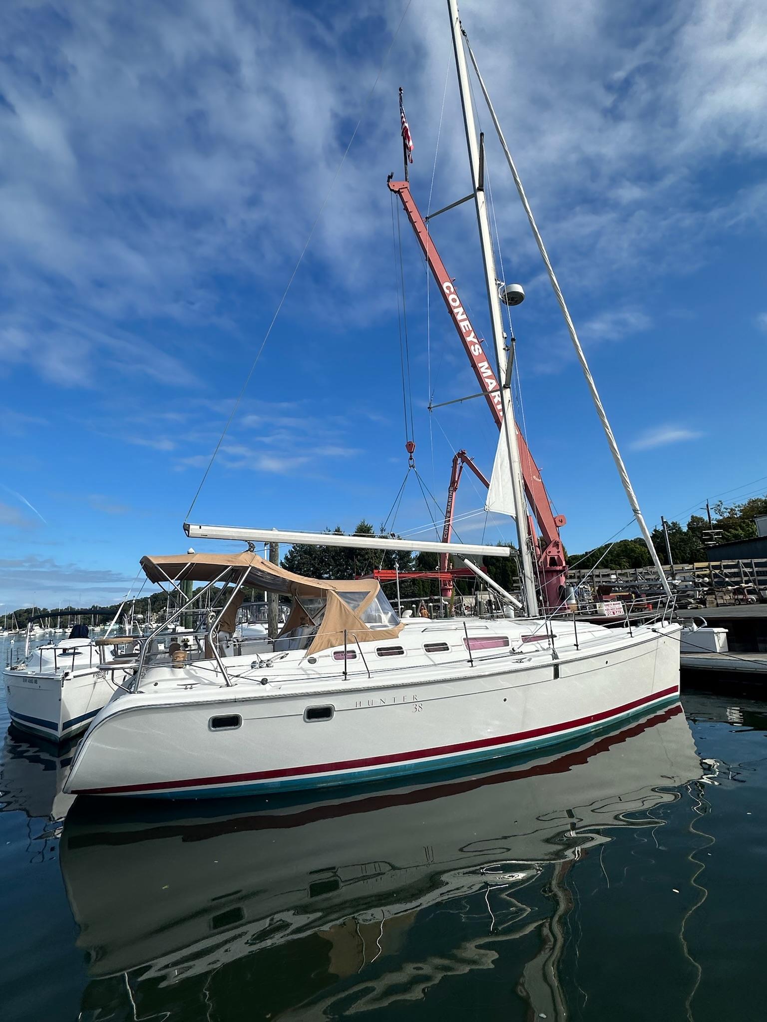2005 Hunter 38 Cruiser for sale - YachtWorld