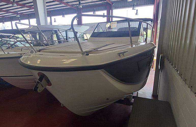 2024 Quicksilver Activ 875 Sundeck Cuddy Cabin for sale - YachtWorld