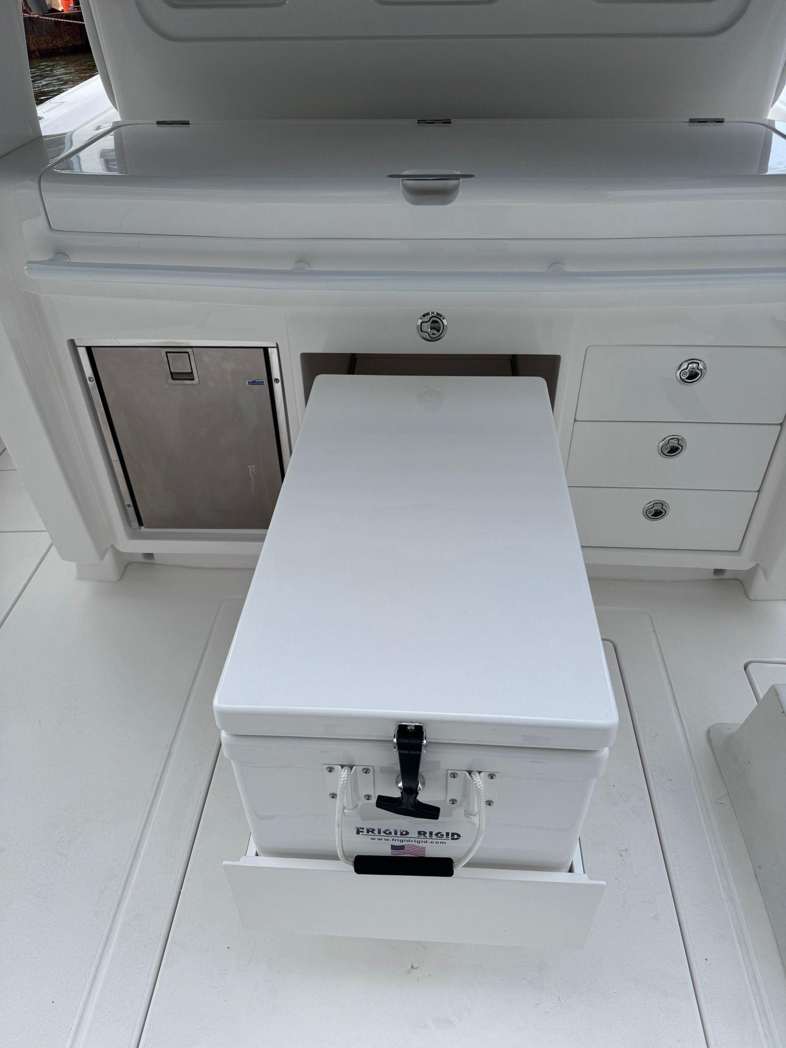 2023 Intrepid 427 Nomad FE Center Console for sale - YachtWorld