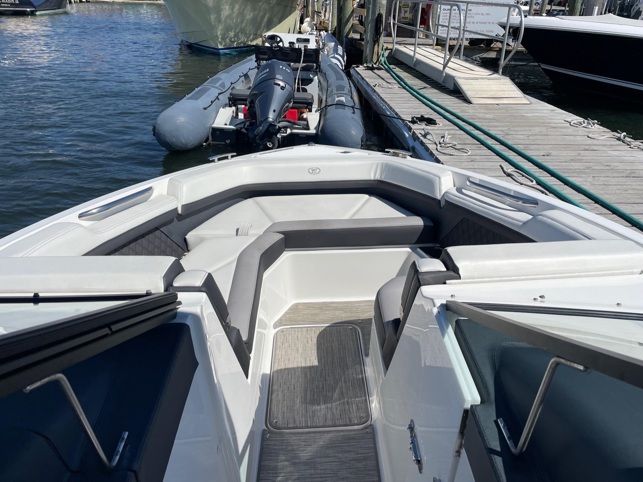 2021 Cobalt R6 Outboard Bowrider till salu- YachtWorld