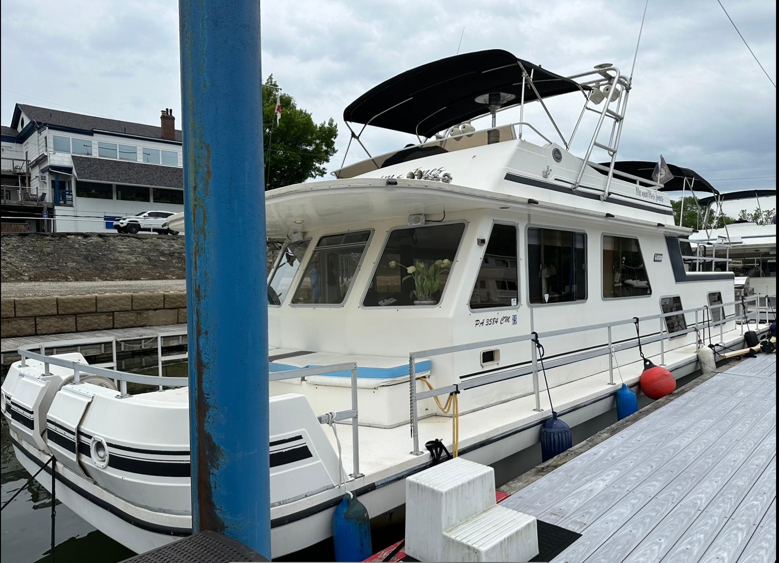 1990 Gibson 50 Classic House for sale - YachtWorld