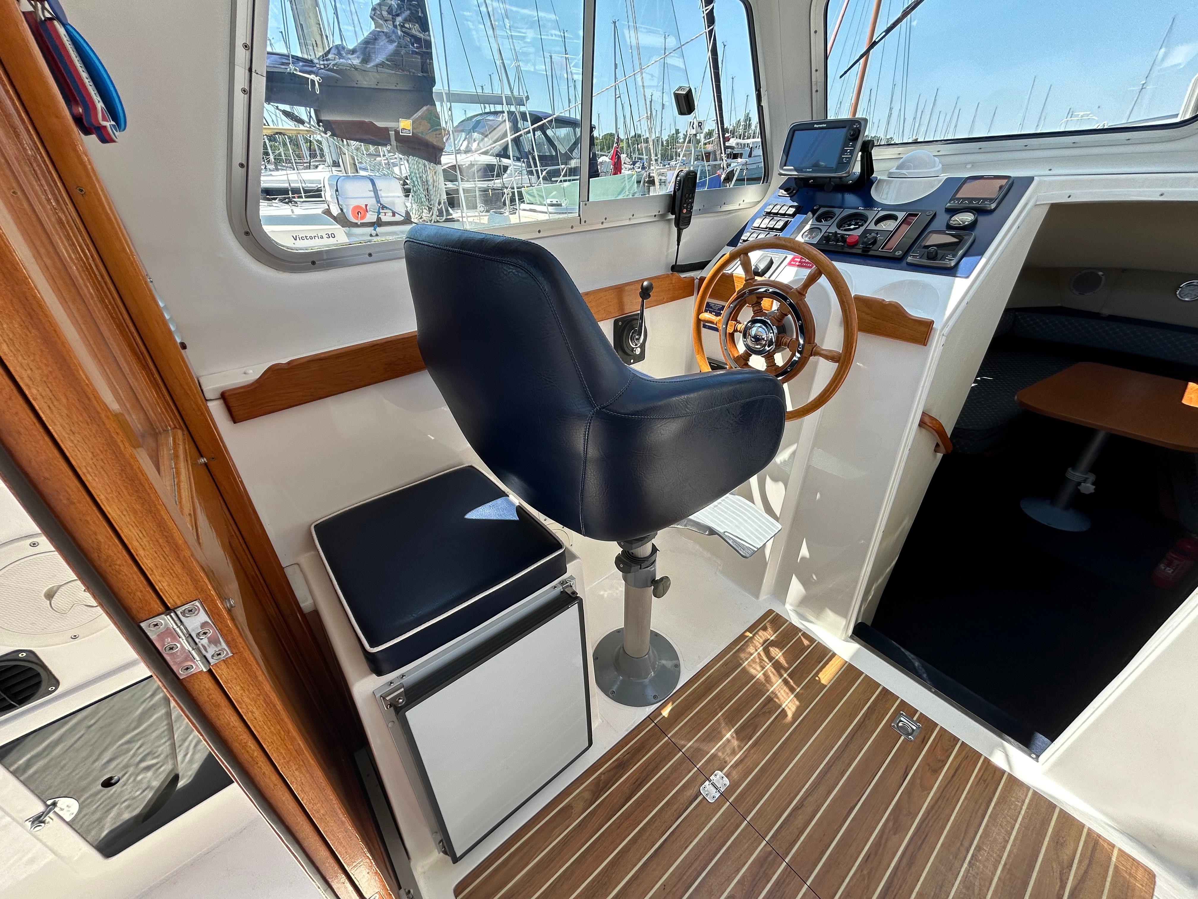 2000 Hardy Mariner 25 Motor Yacht for sale - YachtWorld