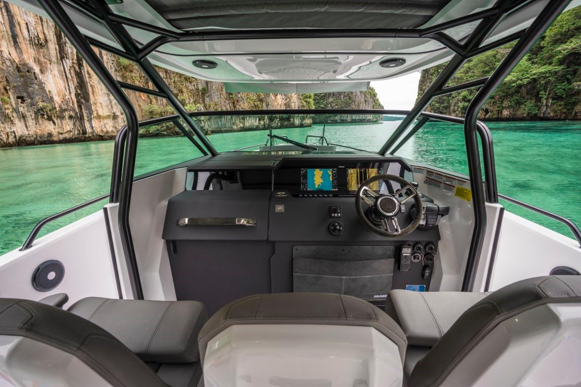 2024 Axopar 37 Sun Top Center Console for sale - YachtWorld