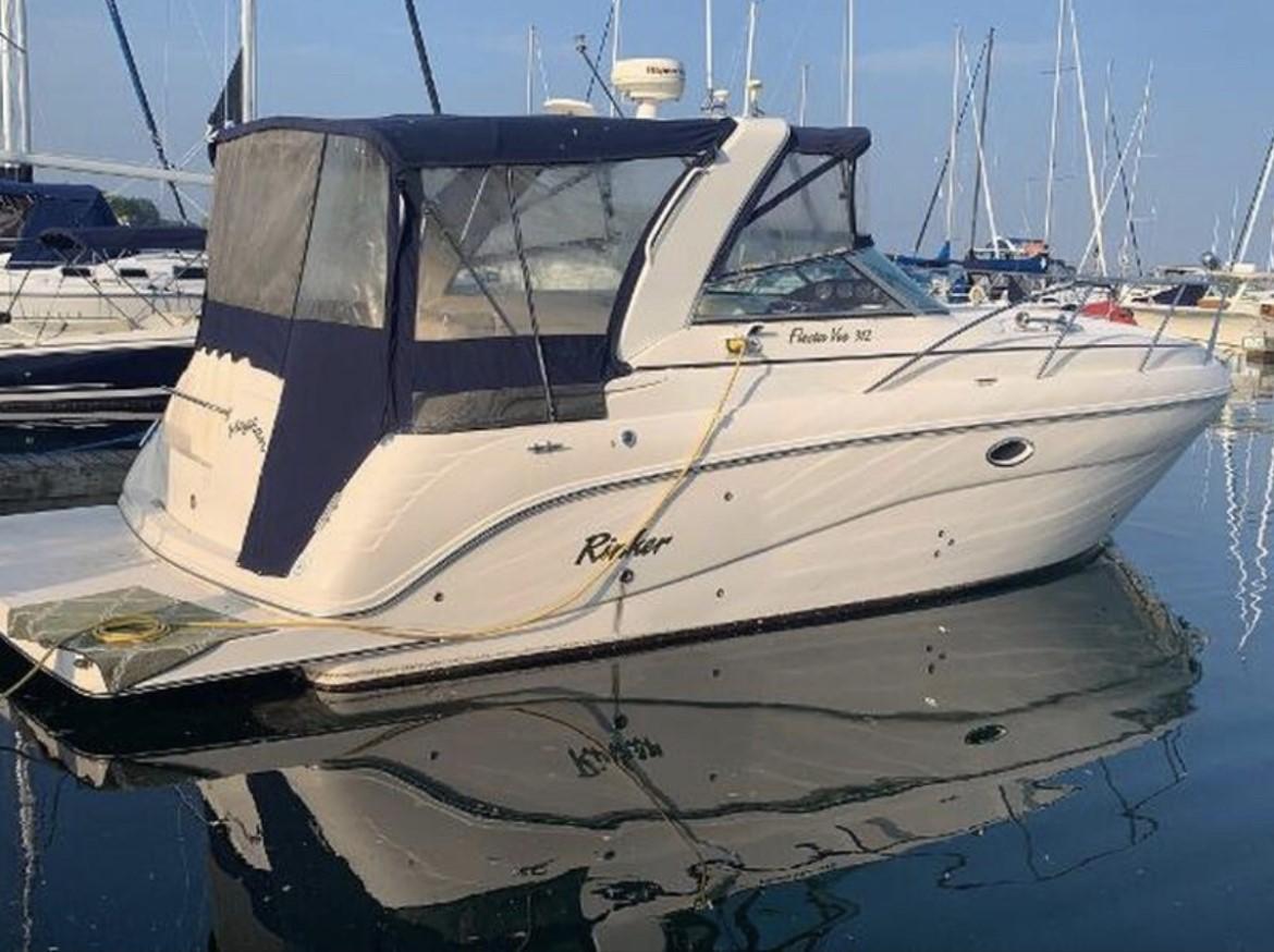 2004 Rinker 312 Fiesta Vee Express Cruiser for sale - YachtWorld